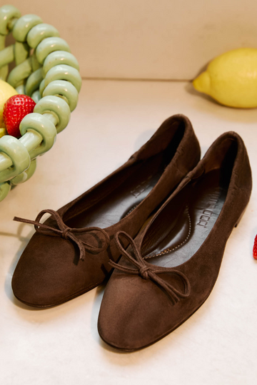 POMME D'OR. Artisan handcrafted shoes Made in Italy since 1975.